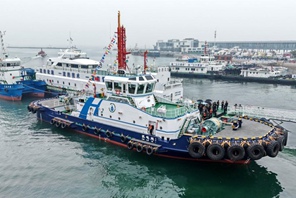 Qingdao, entra in servizio il primo rimorchiatore ibrido a idrogeno ed elettrico della Cina